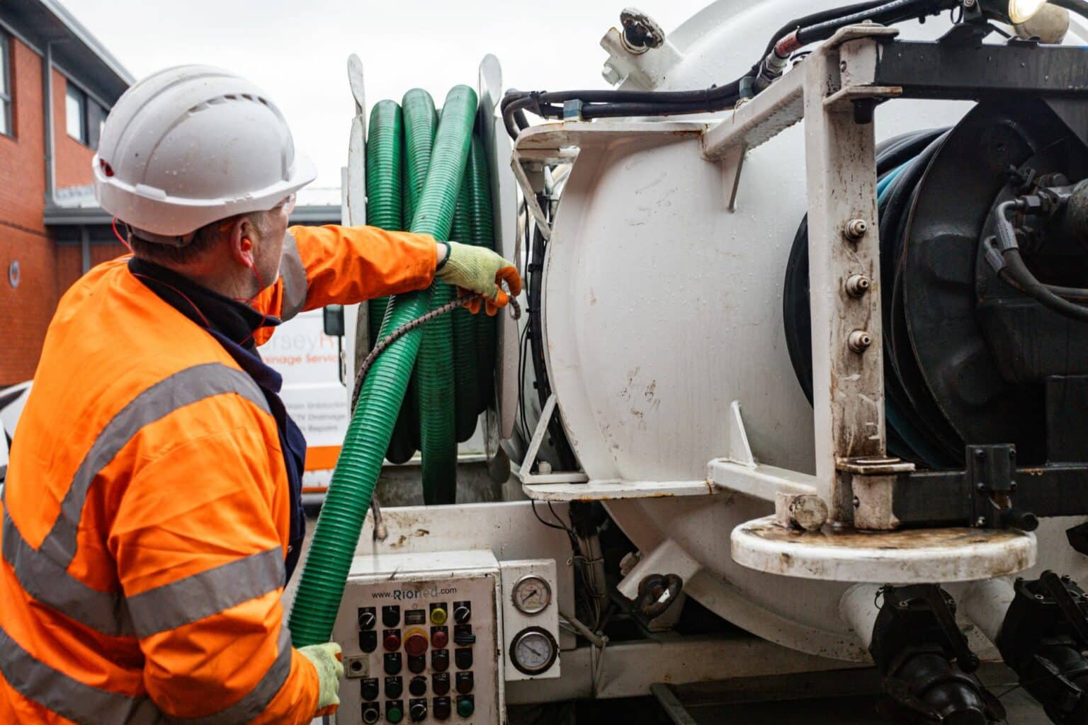 Jet Vac Tanker Hire | Vacuum Tanker Services